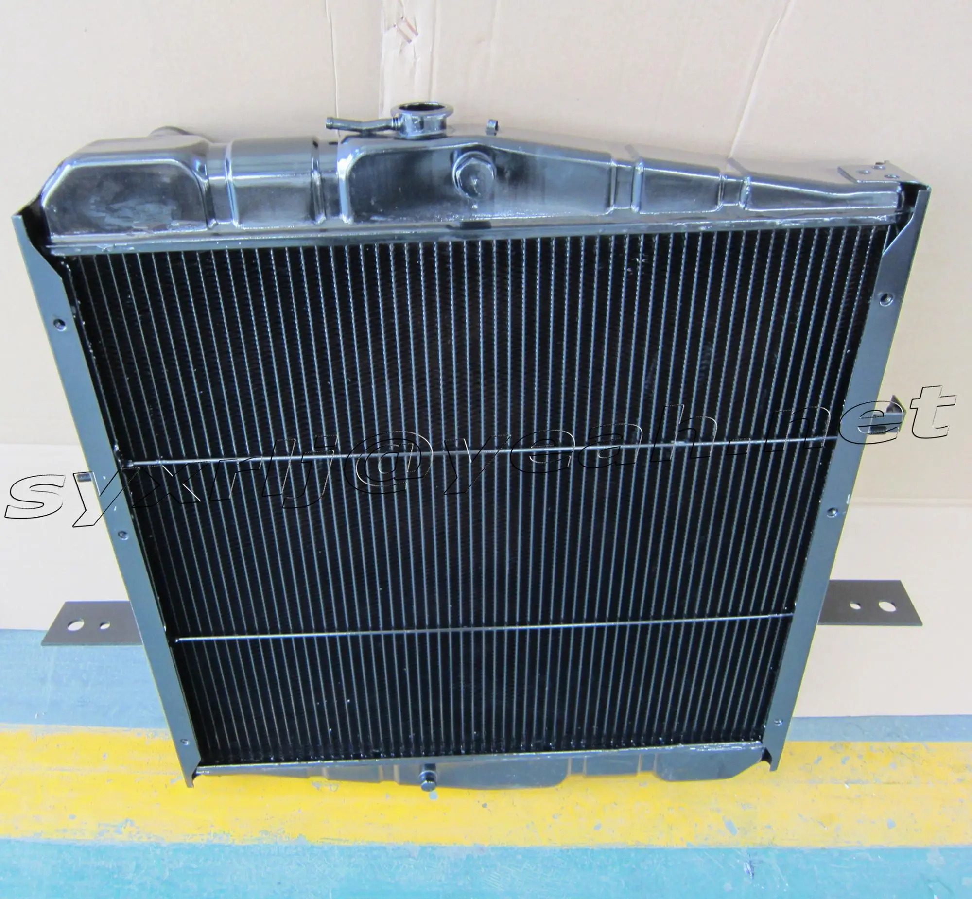 Copper Radiator for Nissan UD Truck Parts FE6 Radiator