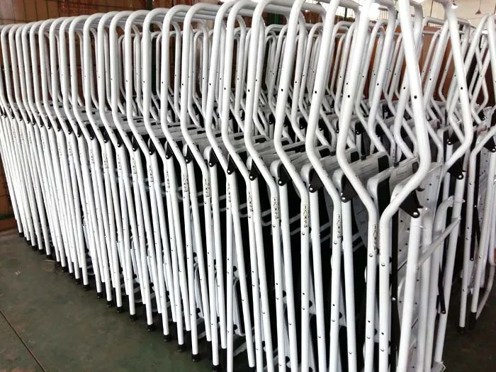 Three Step Safety Ladder with Padded Handrails - Tres Escalones