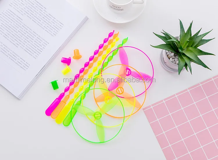 Plastic Kids Hand Flying Disk Toy Novelty Outdoor Toys - Buy Flying Toy ...