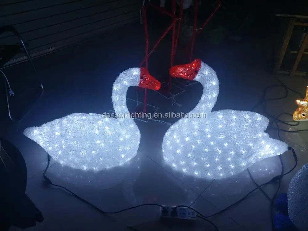 Lighted Swan for Outdoor Decoration - 50000 Hours Lifespan