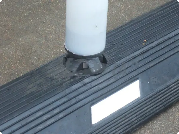 With Flexible Post Durable Rubber Road Lane Divider - Buy Rubber Lane ...