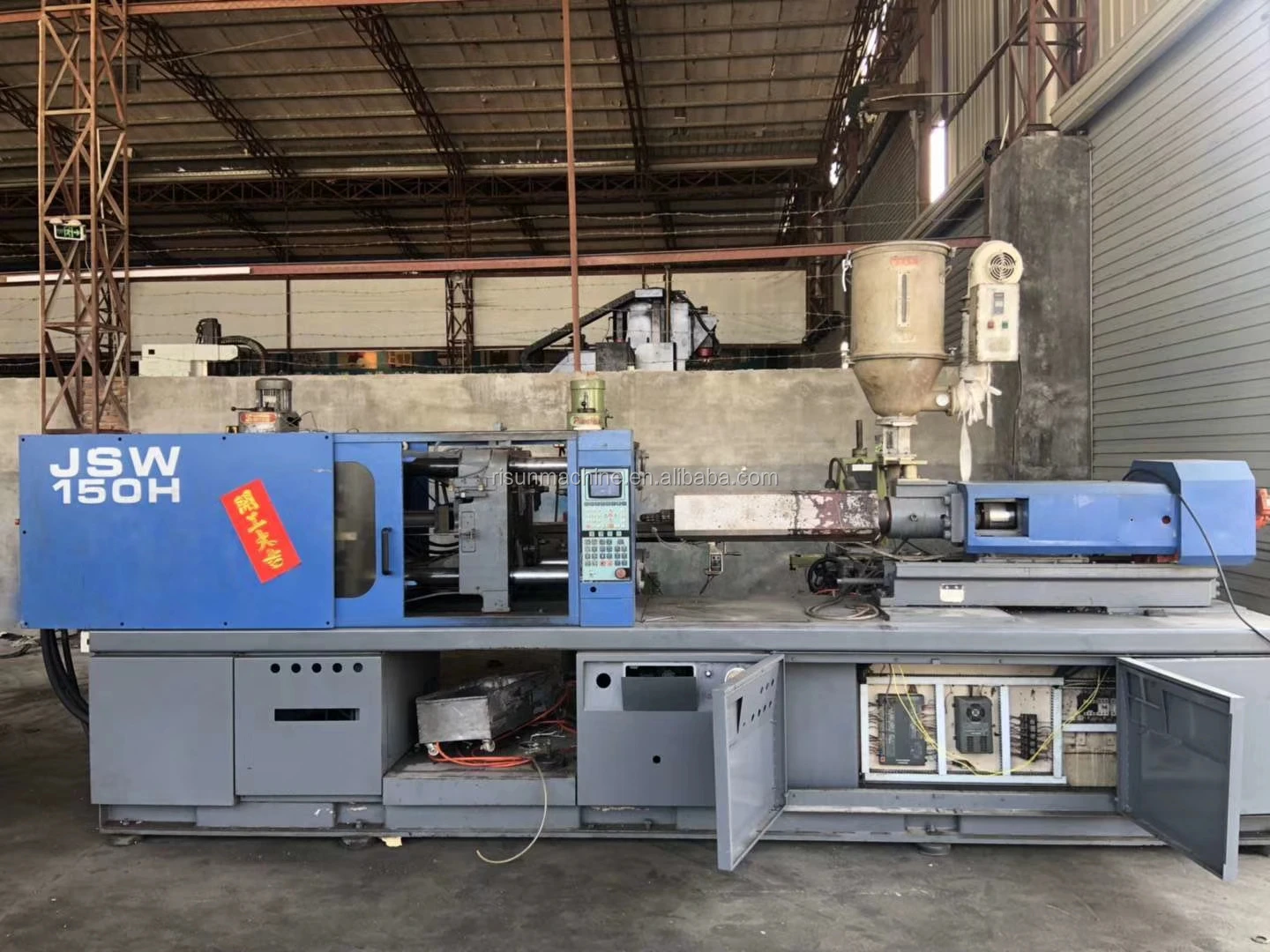 JSW 150T Plastic Injection Molding Machine - Reliable & Durable