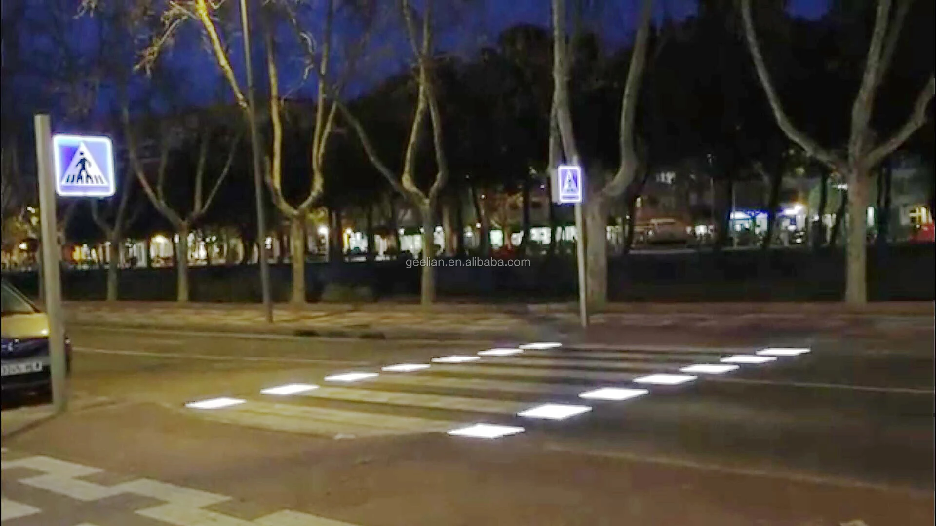 Pedestrian Crossing Light Infrared Sensor Solar Pedestrian Sign - Buy ...