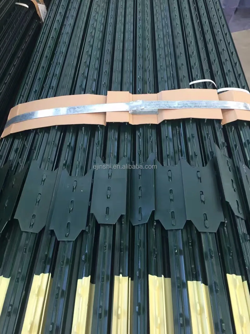 7ft Studded T Type Steel Fence Posts For Sale - Buy Steel Fence Posts ...