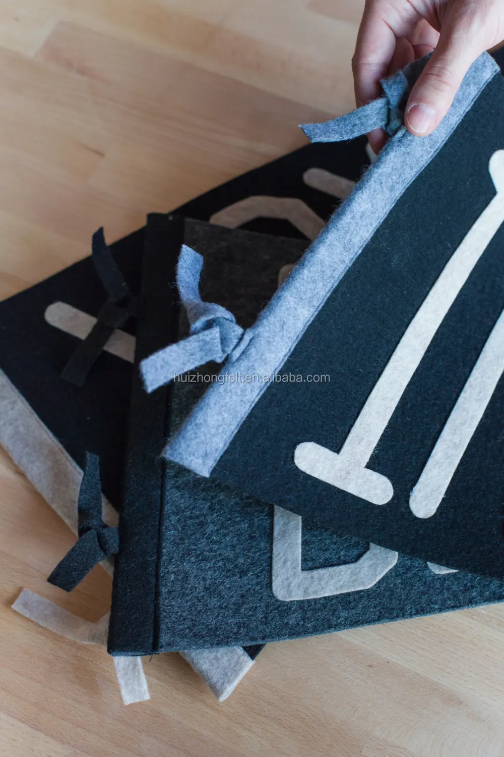 Promotional Felt Pennants As Gift With Customized Printing Logos - Buy ...