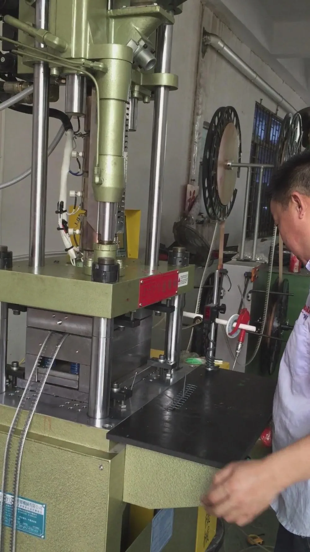 High Speed Lcp Plastic Injection Molding Machine Price 55t - Buy ...