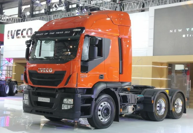 Italy Iveco 430hp 6 Wheels Prime Mover Tractor Trailer Head Truck For ...