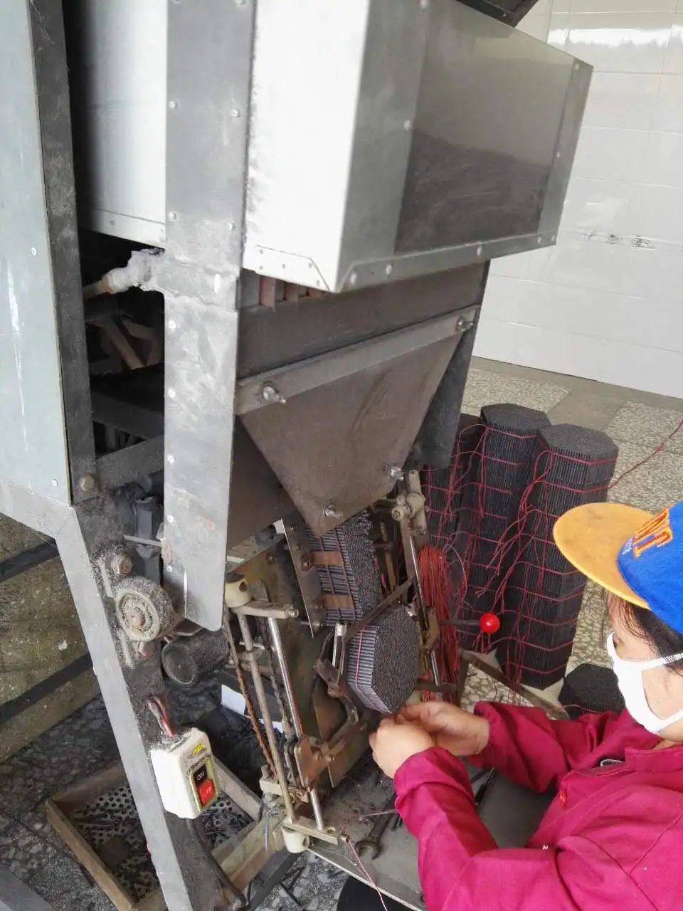 K0201 Chinese Match Crackers Cakes Assembling Machine - Buy K0201 ...