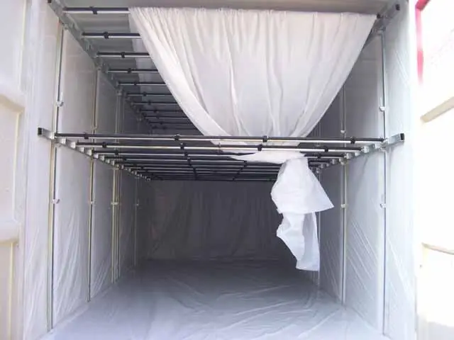 HUAXING Container Garment on Hanging System - 33 Cubic Meters