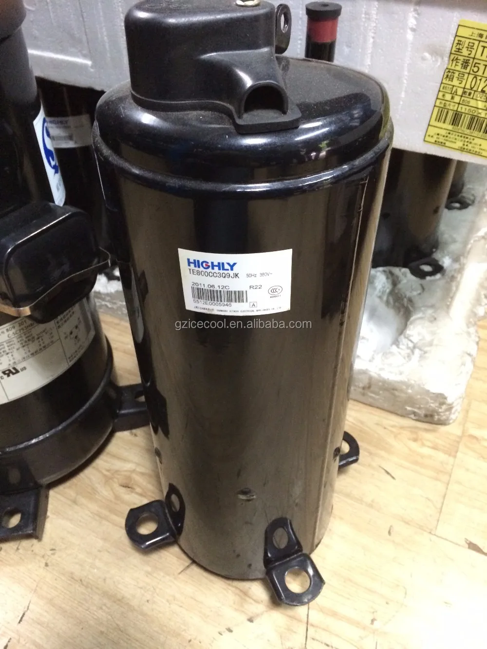 5HP Hitachi R22 Rotary Air Conditioner Compressor TE800