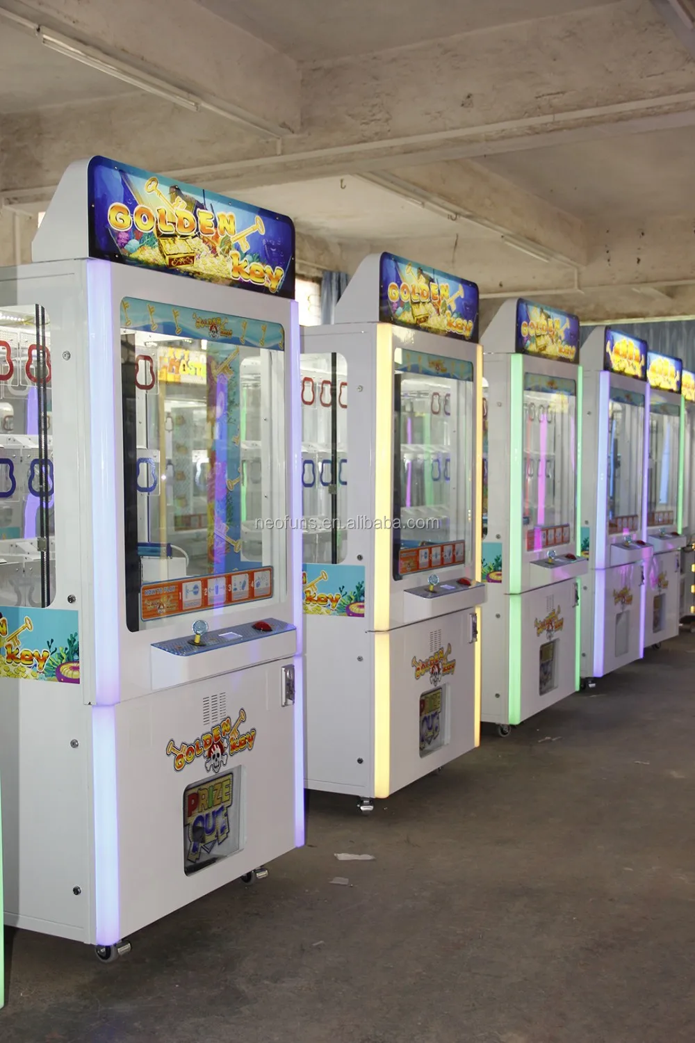 Coin Operated Key Master Game Golden Key Prize Vending Game Machine ...
