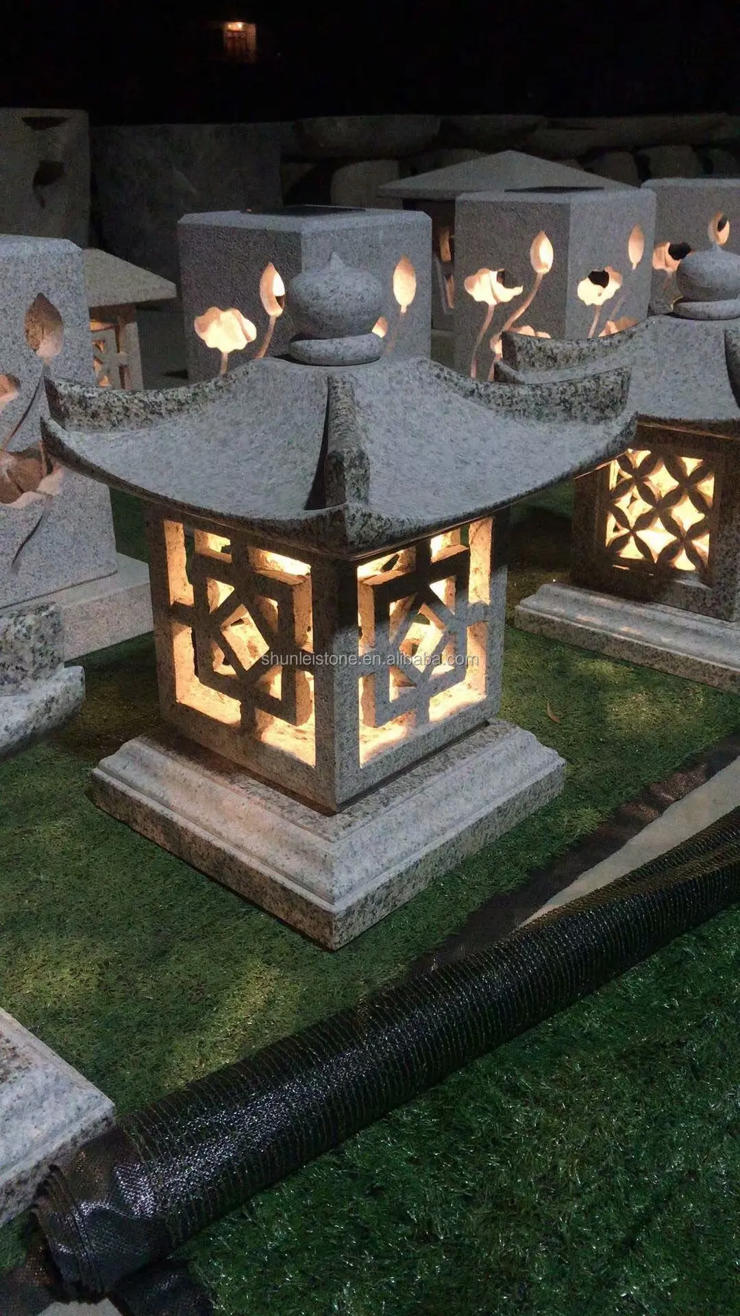 Decorative Garden Stone Granite Solar Lanterns by Shunlei