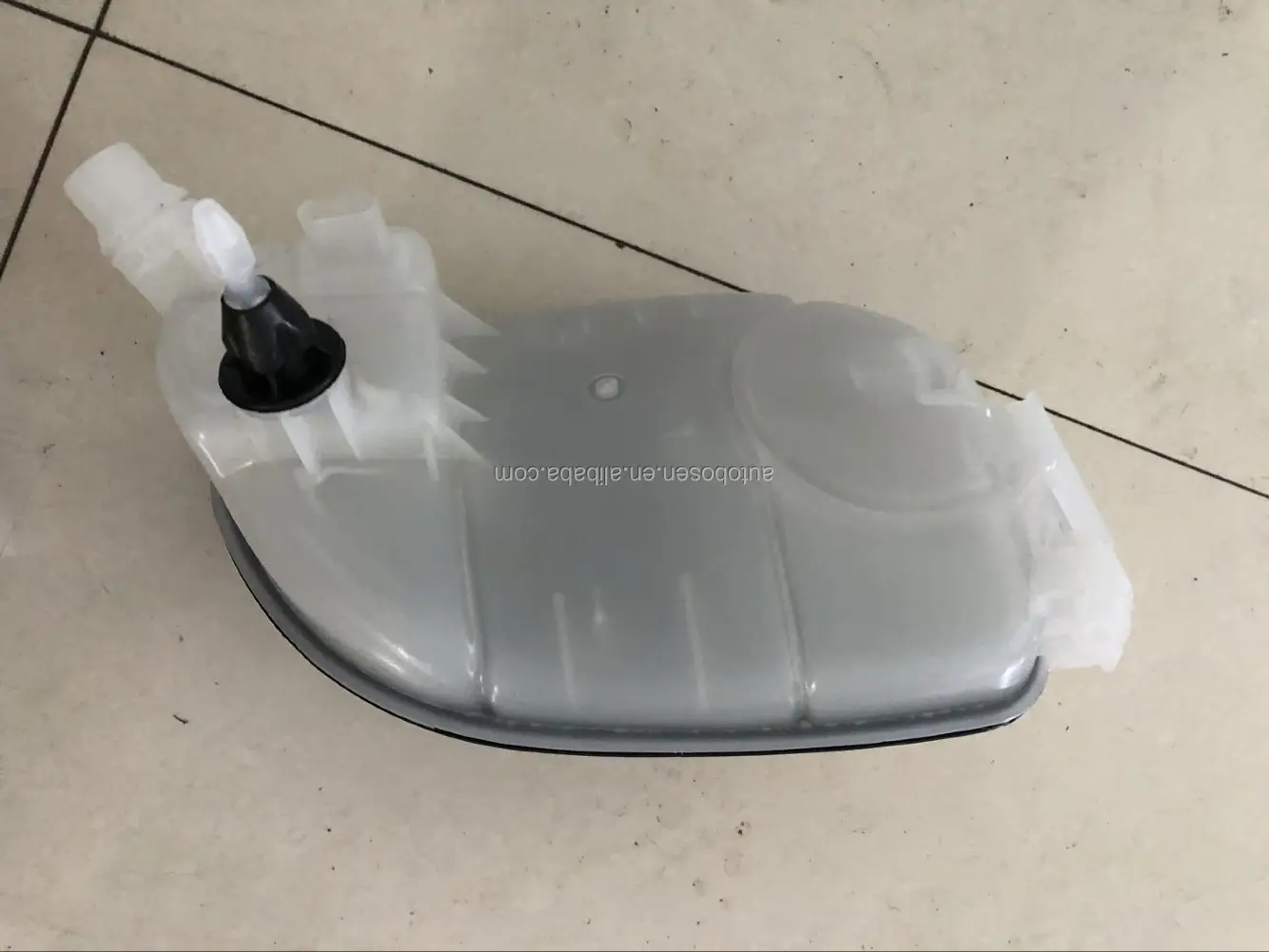 2465000049 New Radiator Expansion Tank For Mercedes W176 W246 X156 ...