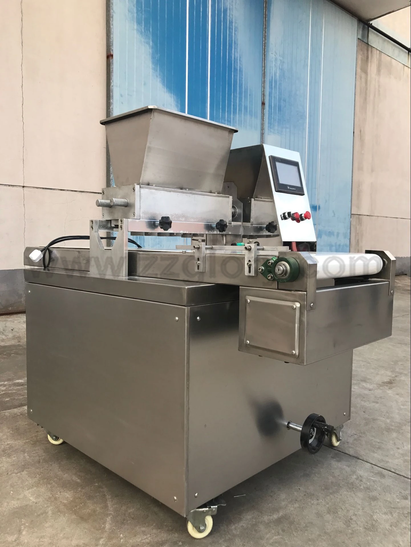 Full Automatic High Efficiency Manufacturing Macarons Making Machine ...