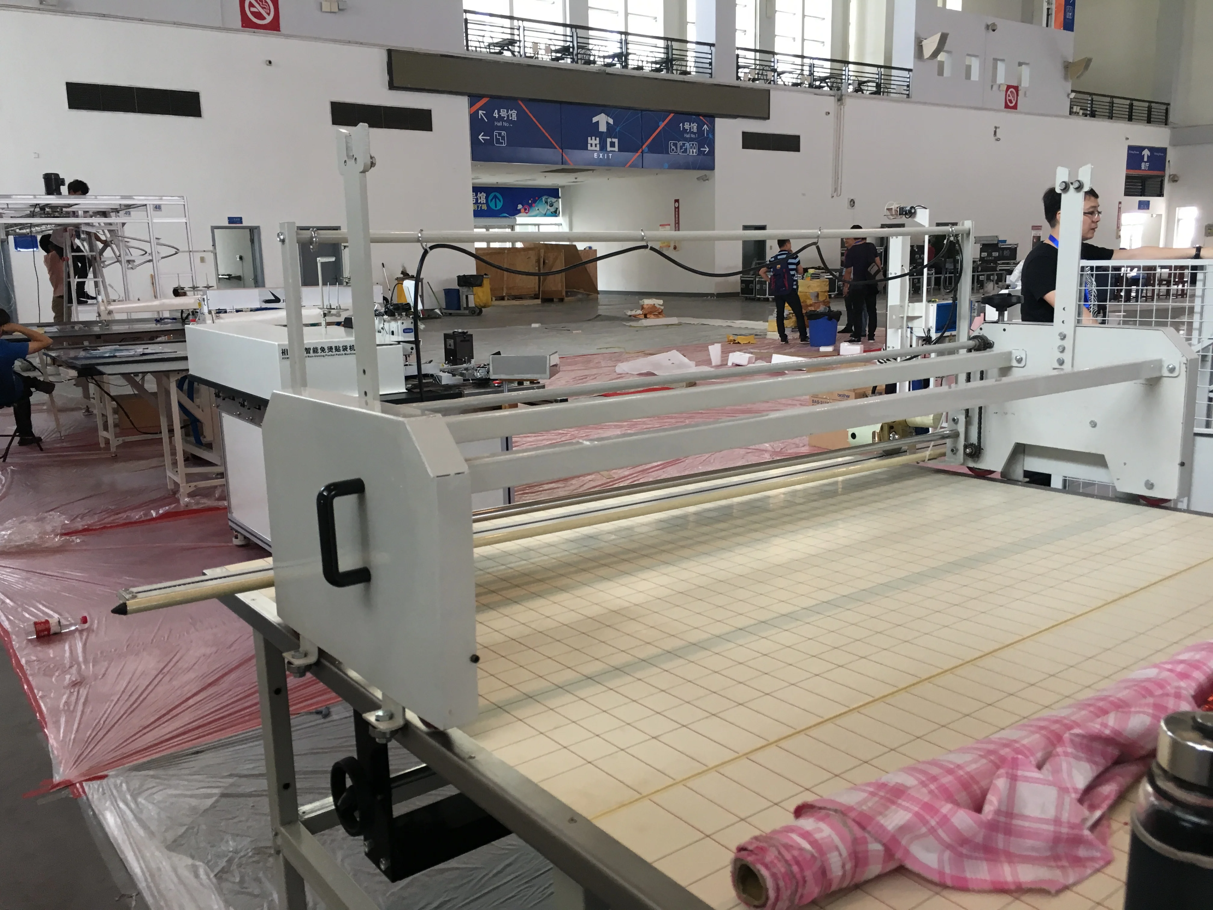 Garment Factory Semi-automatic Manual Fabric Spreading Machine - Buy ...