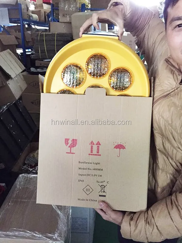 Yellow Red Led Flashing Solar Sunflower Traffic Light - Buy Yellow ...