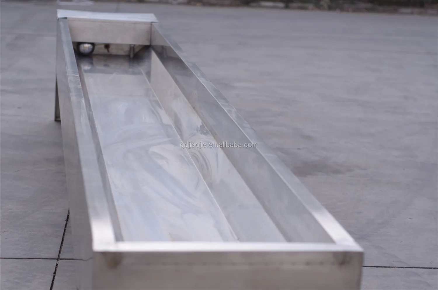 Galvanized Water Troughs for Cow/cattle - Durable & Efficient