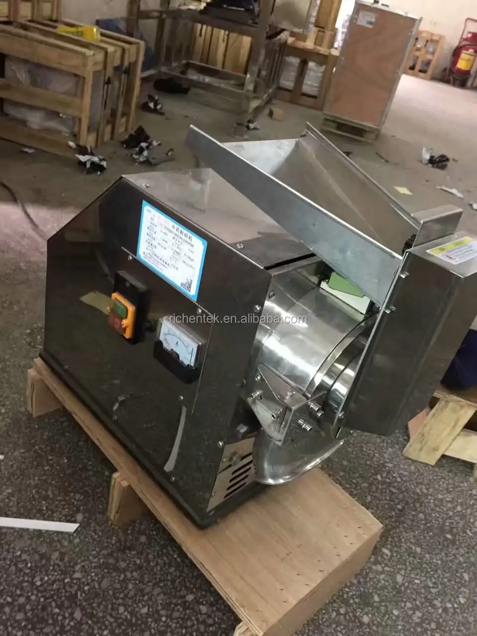 Low Price Dried Moringa Leaf Grinding Machine For Moringa Powder ...