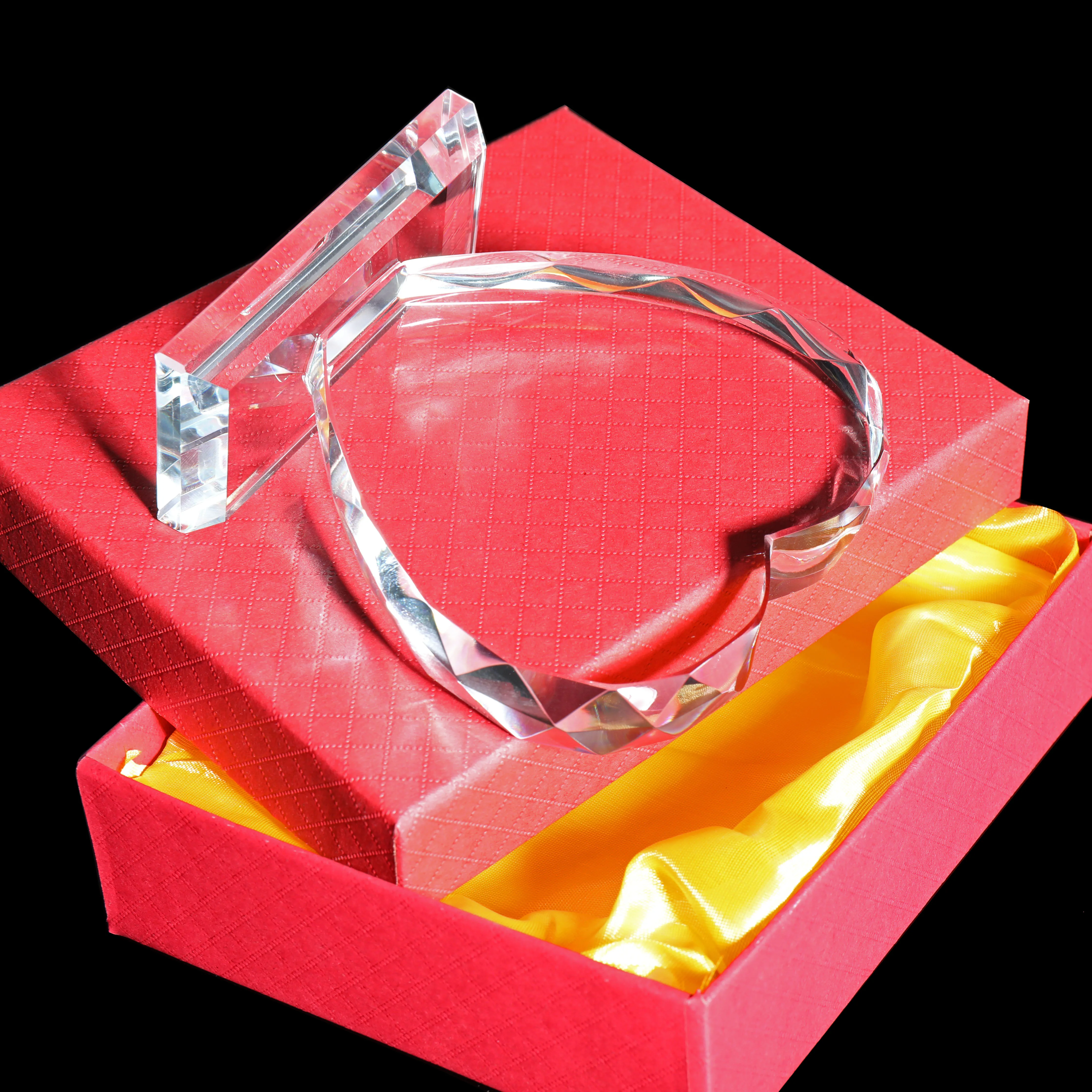 Mh-nj00335 Custom Engraving Heart Shape Crystal Trophy - Buy Heart ...