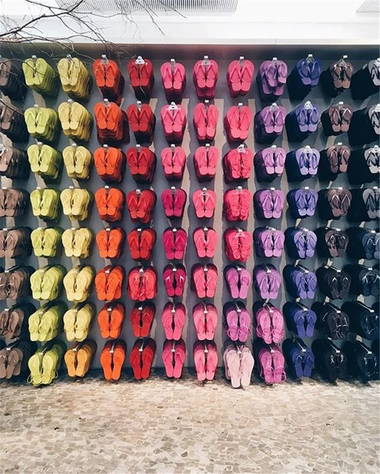 Wooden Flip Flop Display Stands - Stylish Retail Solutions