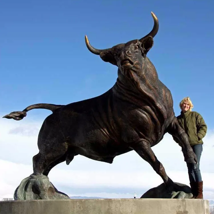 Factory Supply Large Luxury Bronze Bull Sculpture - Buy Large Bronze ...
