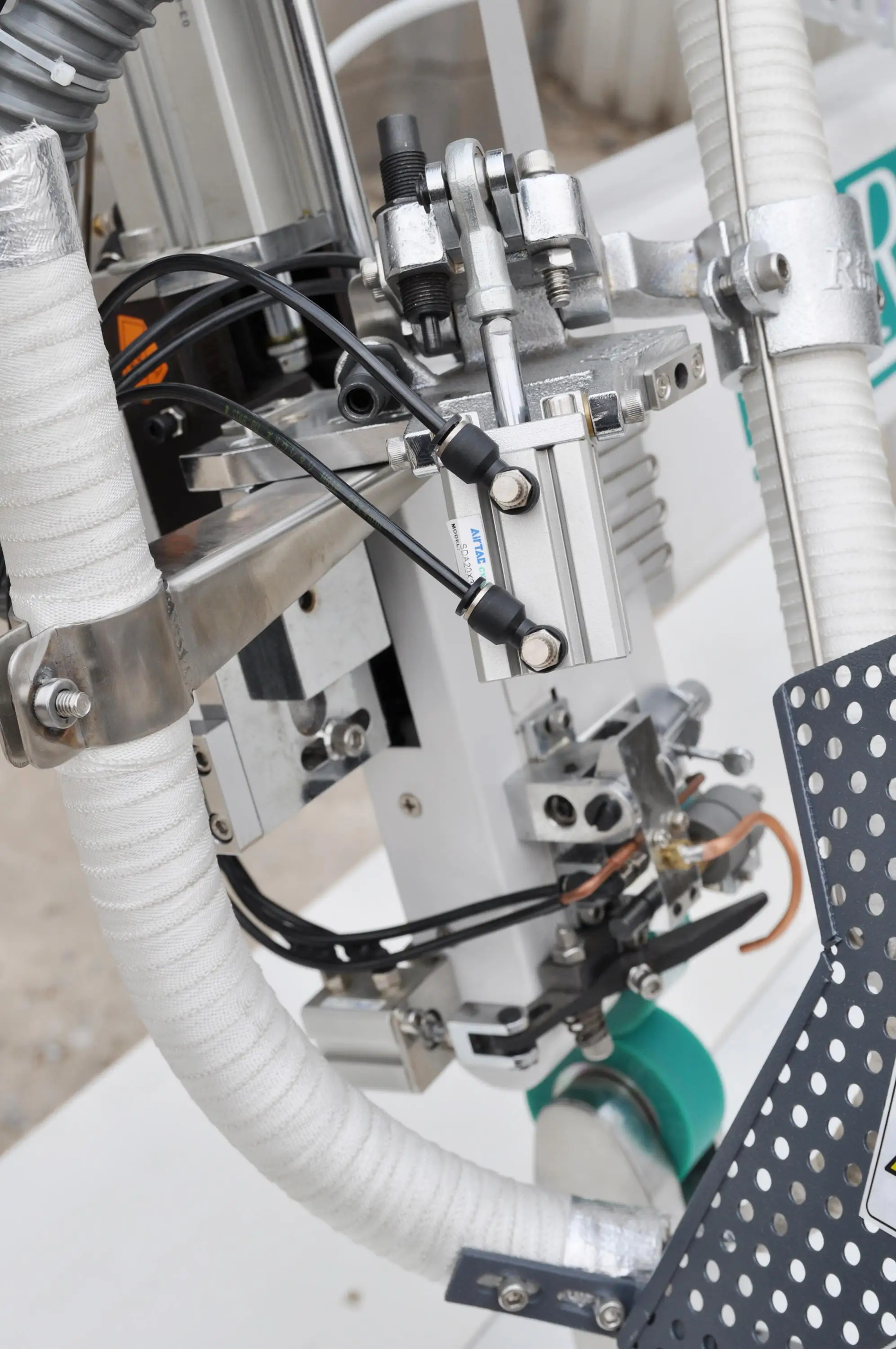 Automatic Hot Air Seam Sealing Machine with Sewing Machine