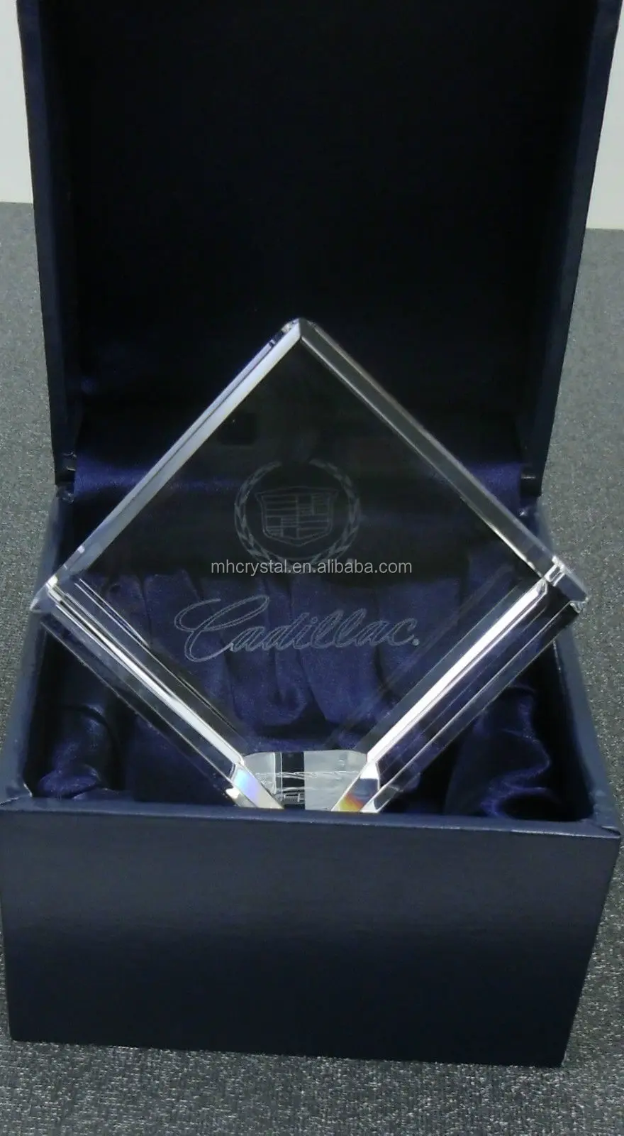 Crystal 3d Etched Engraved Hologram Cube Paperweight Mh-f0458 - Buy ...