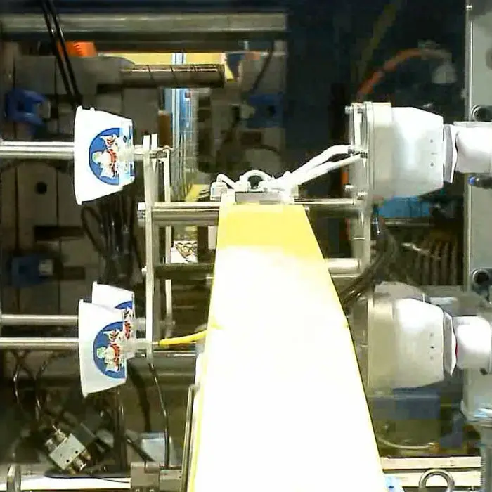 Iml Sw830 Industrial Robot Arm Ice Cream Lid Cheese Box Lid Robotic Arm ...