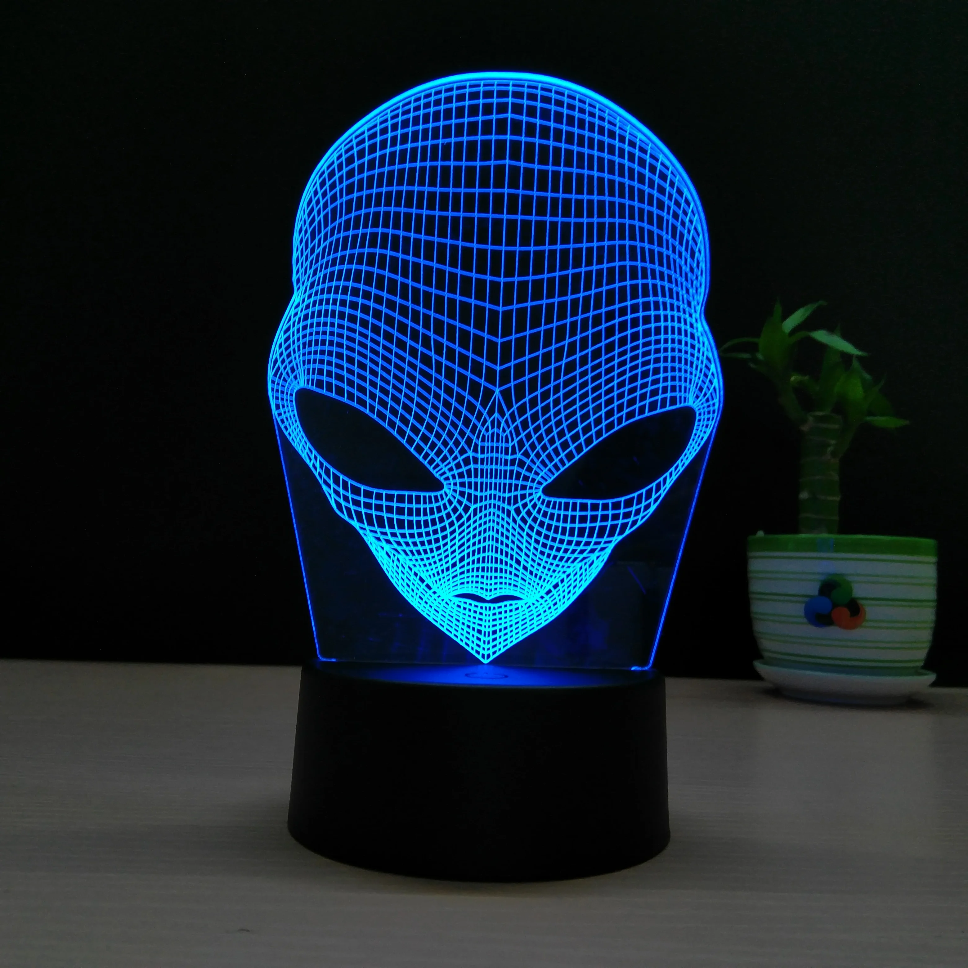 7 Colors Changing 3d Hologram Illusion Pop-eyed Alien Shape Lamp ...