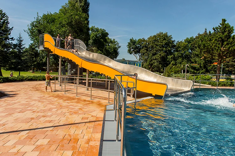 Hochwertiger kommerzieller Kinderspiel platz im Freien Tunnel Pool ...