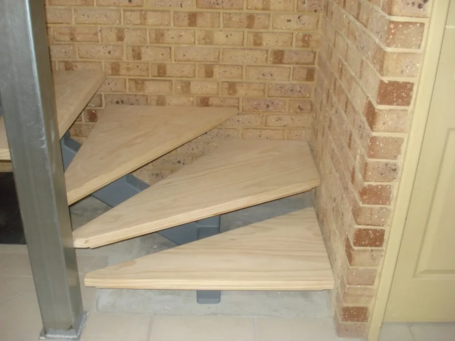 Stairs for Dummies - Single Spine Staircase with Treads