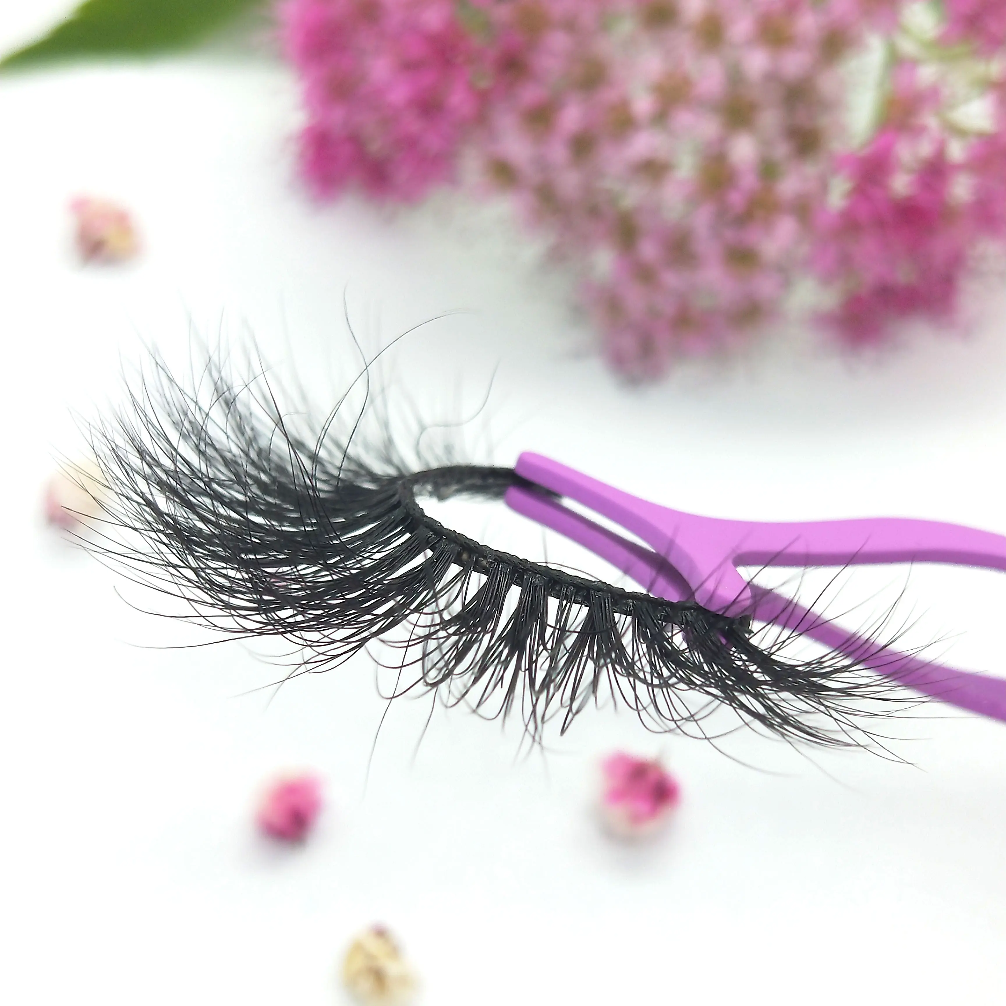 Wholesale Private Label 25mm Eyelashes With Custom Eyelash Packaging ...