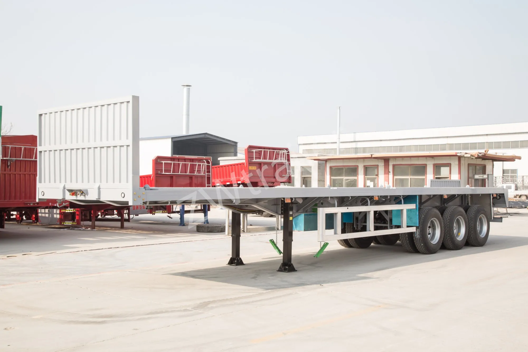 High Quality 3 Axle 20ft 40ft Flatbed Truck Semi Trailer With Tri Axle ...