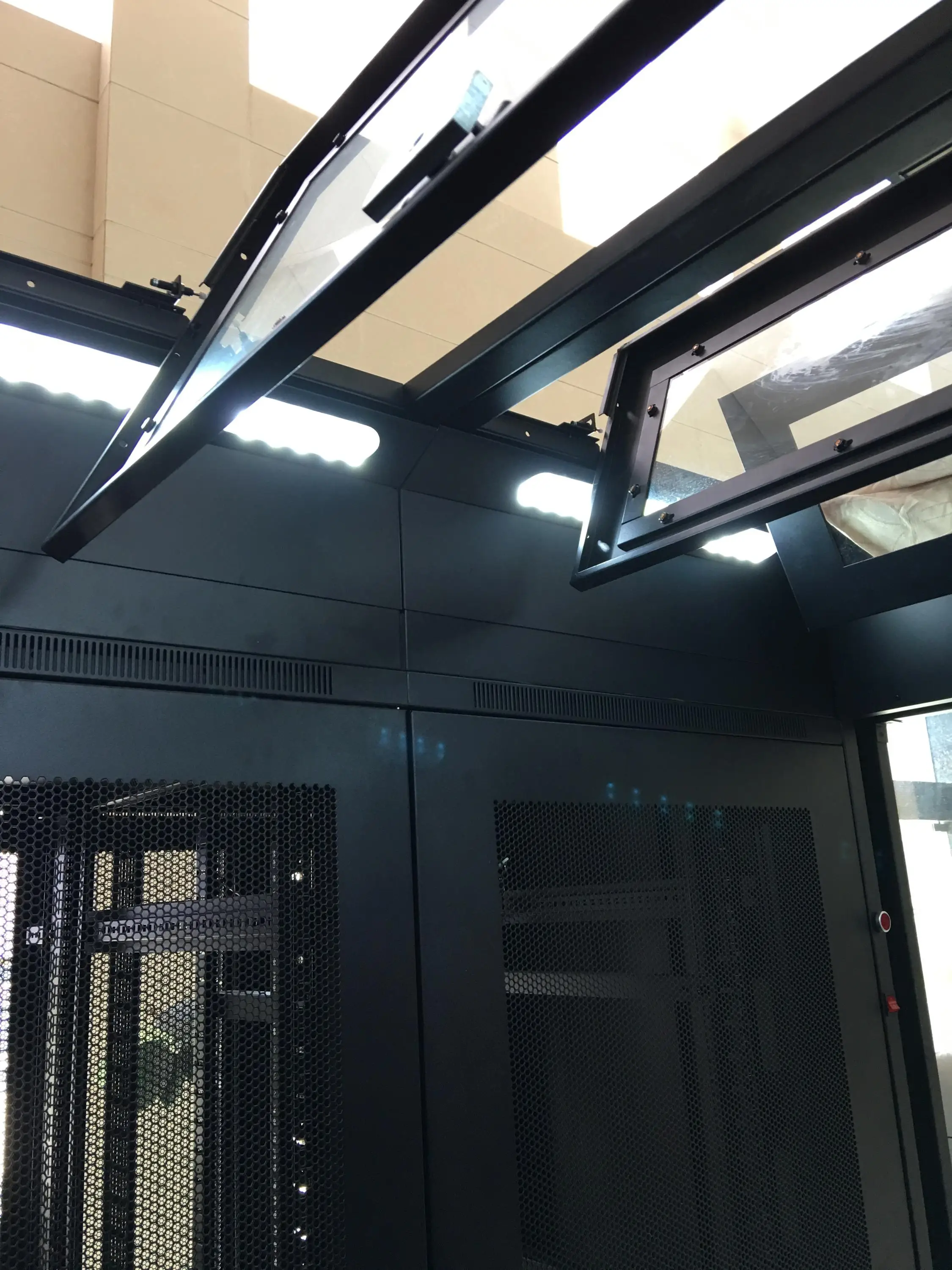 Data Center Container High Density Automatic Cold Aisle Containment ...