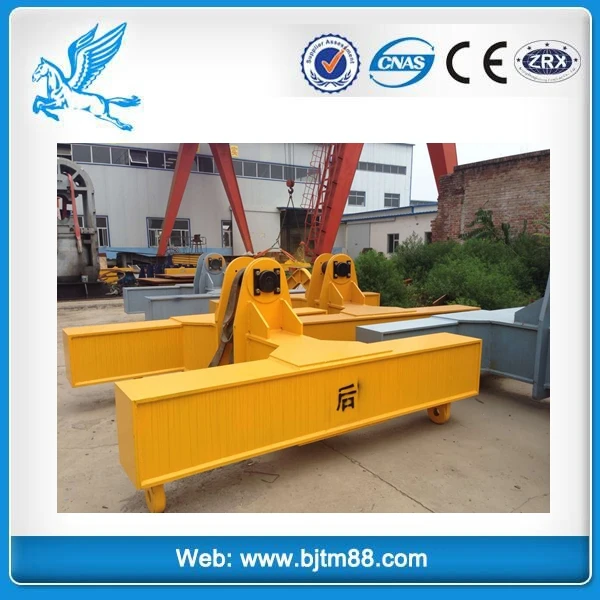 20t Lifting Beam Is Hoisted By Container Spreader At Ship Wharf And ...