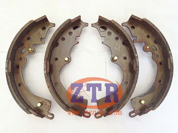 ZTR Auto Parts Brake Shoes for Hilux Vigo 4X2 OEM 04495-0K010