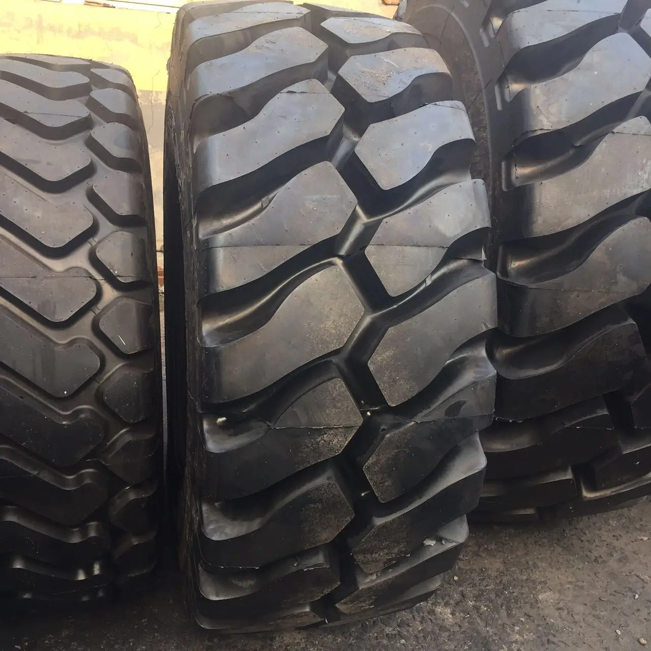 Alta Calidad Neumáticos Fuera De Carretera (otr) 33.25r29 Radial ...