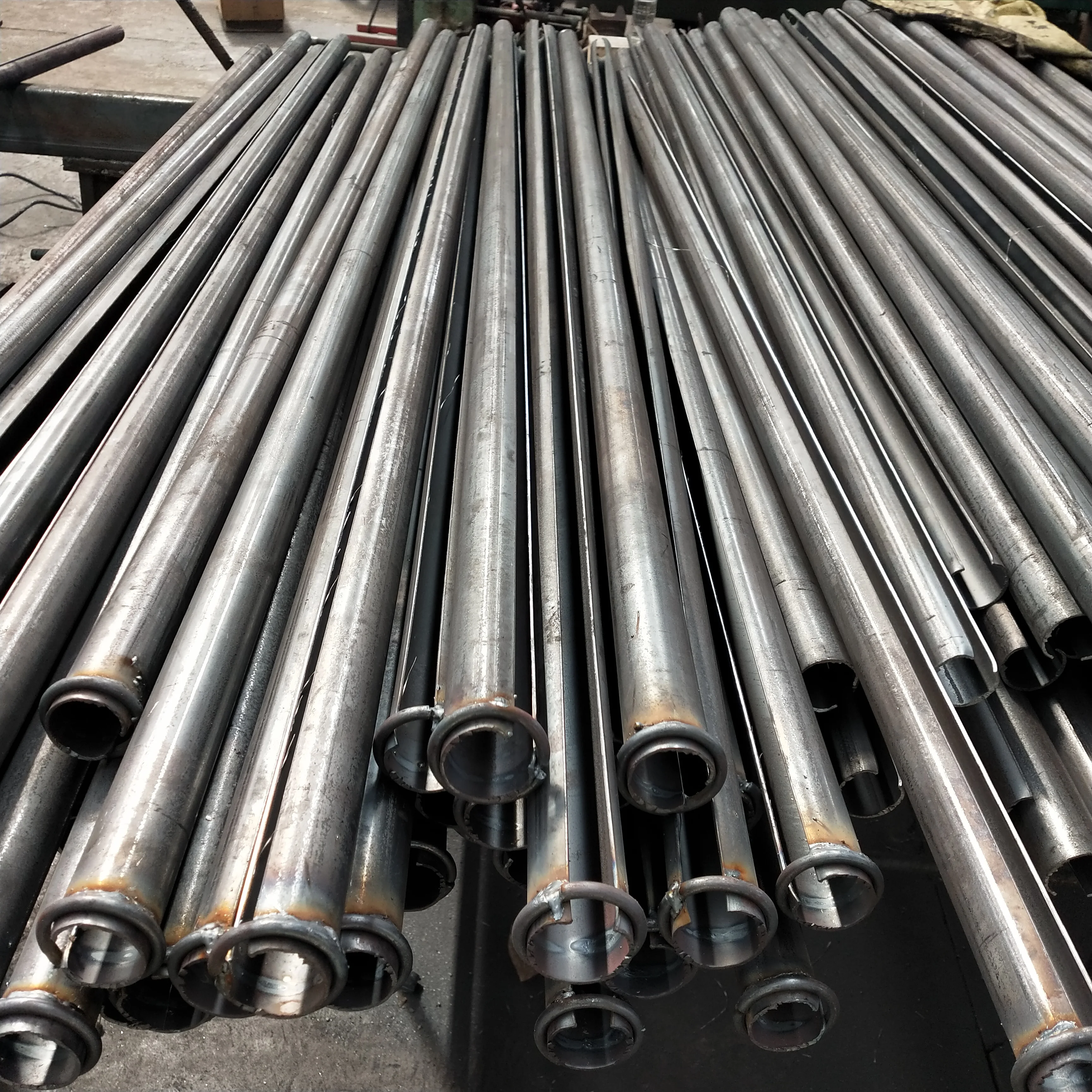 Black and Galvanized Split Set - Rock Bolts for Tunneling