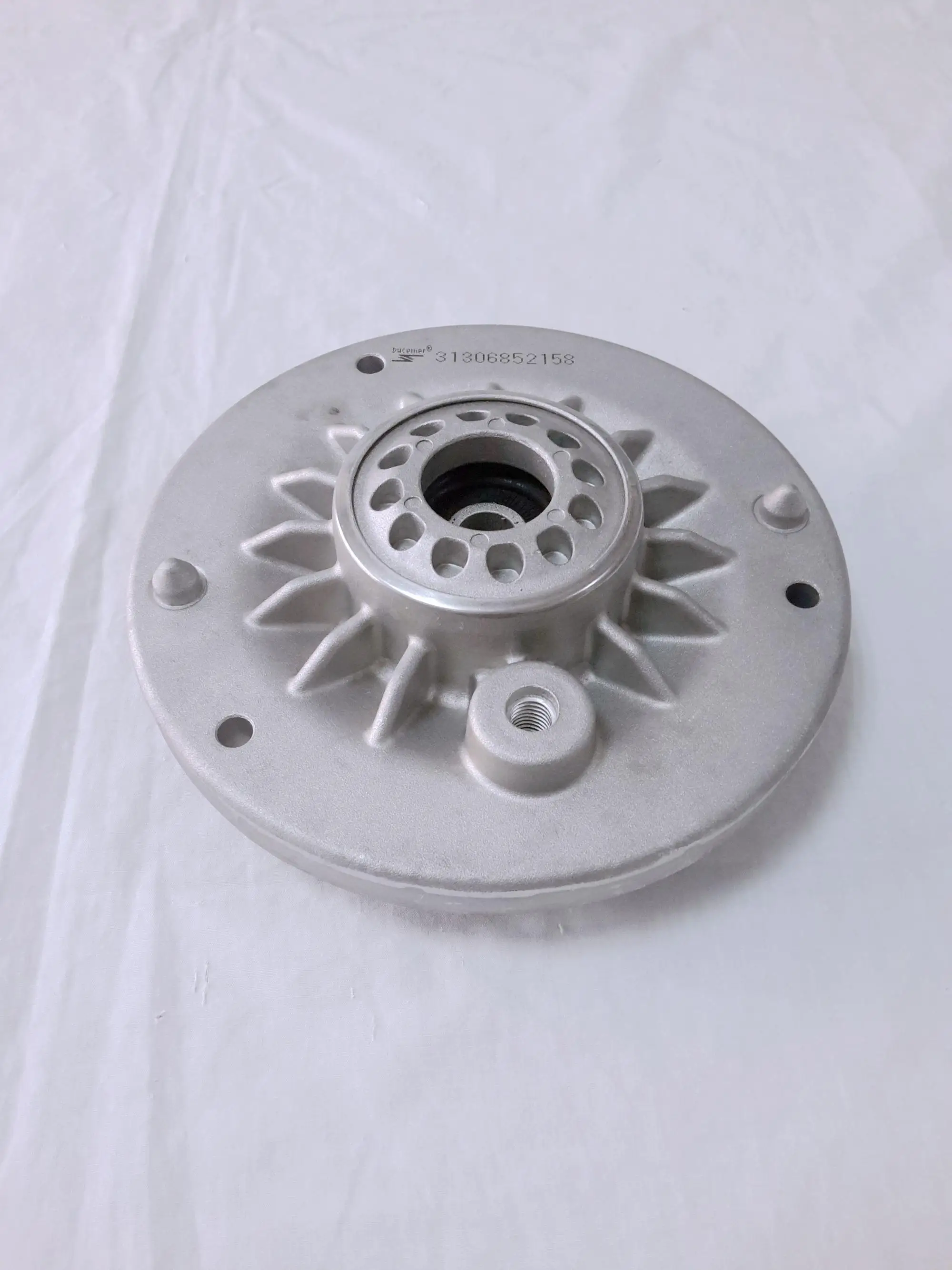 For Bmw F02 X3 Front Air Suspension Top Mounting 31306852158 3130 6852 ...