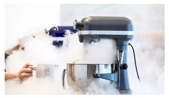 Liquid Nitrogen Ice Cream Machine - Create Smokey Delights