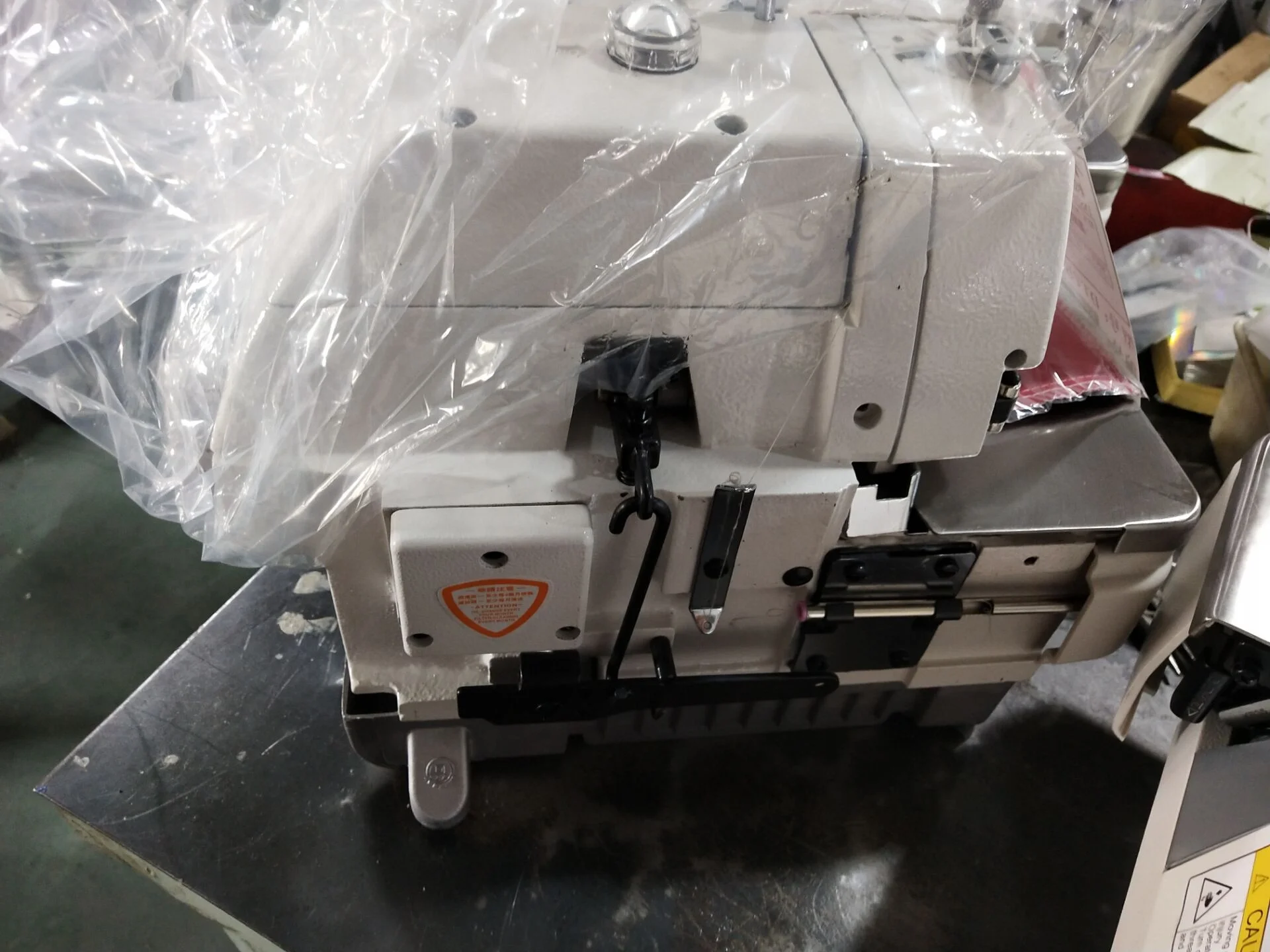 DT757F High-Speed 5 Thread Overlock Industrial Sewing Machine