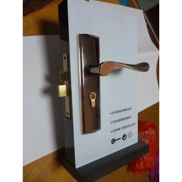 Wood Door Lock Display Stand - Eco-Friendly & Customizable