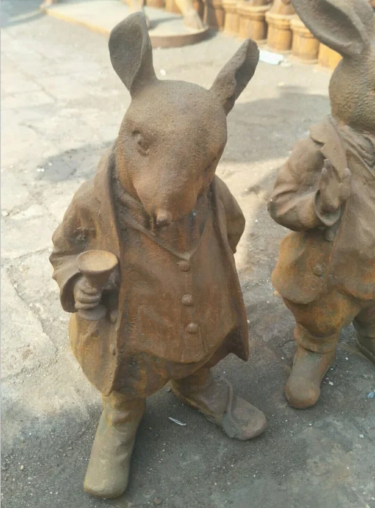 Cast Iron Rat - Durable and Stylish Home Decor Statue