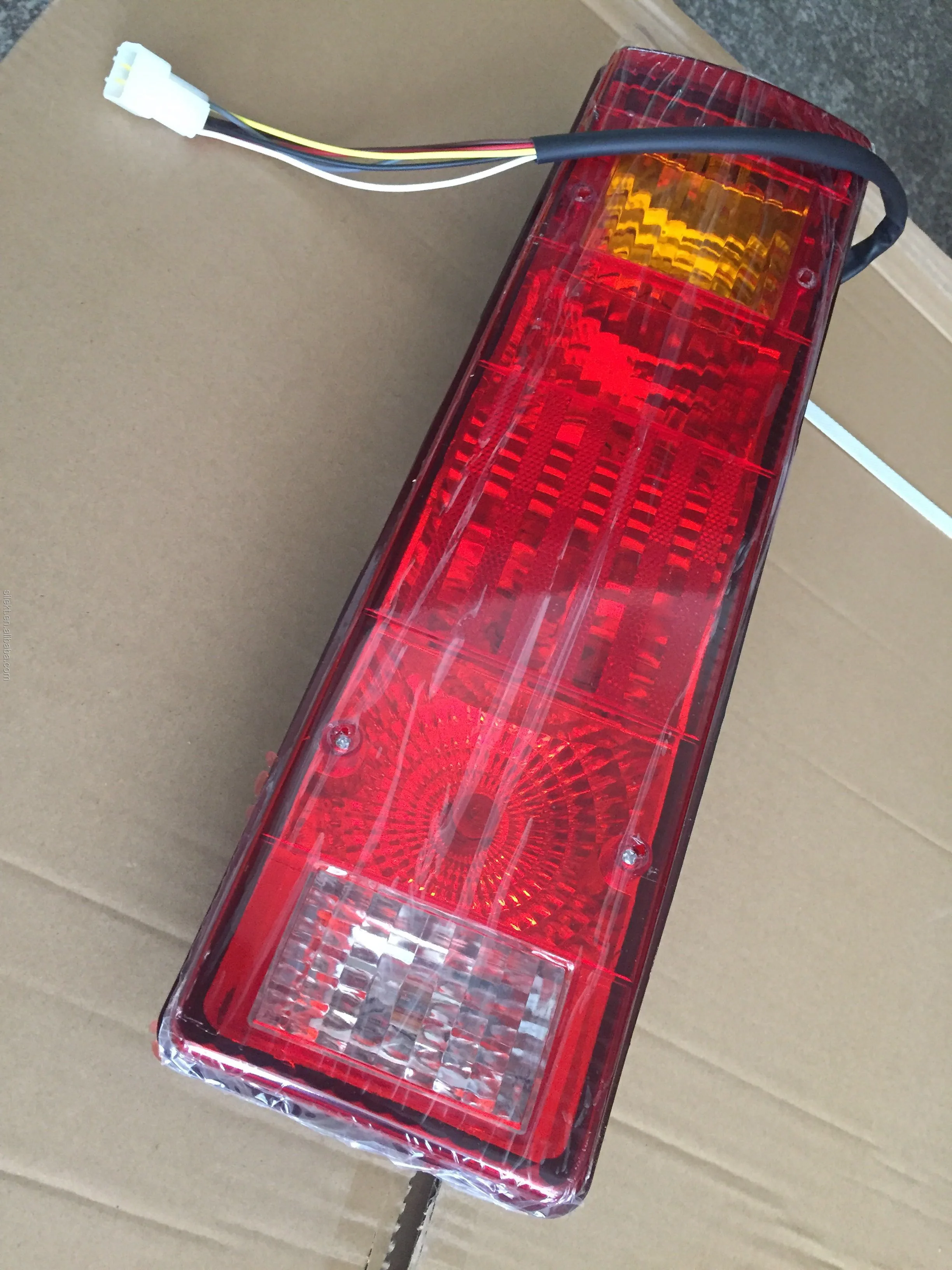 Tail Light Howo 371 Parts Sinotruk Howo Combination Lamp Assy WG9719810001