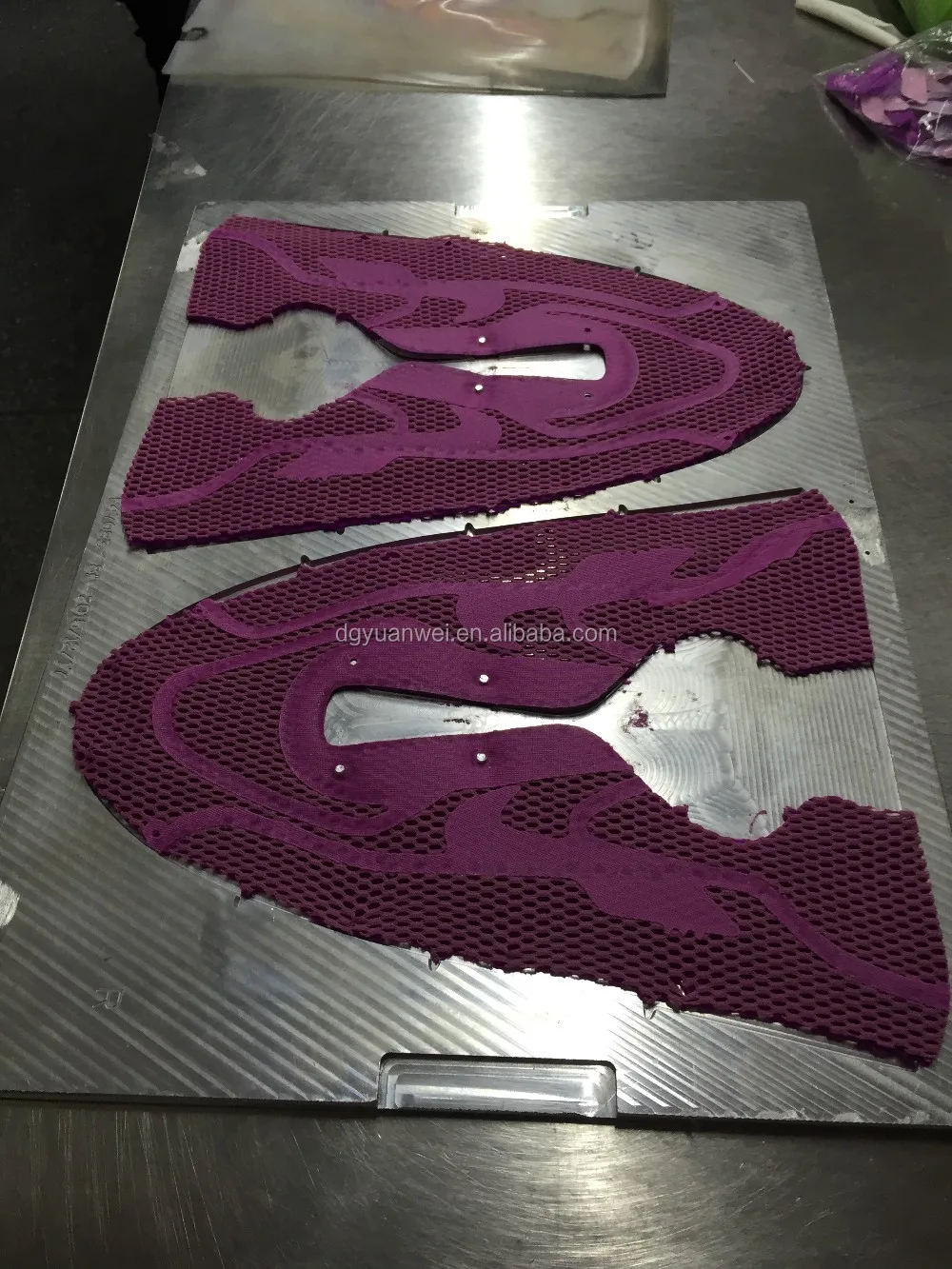 Casual Shoes Upper Kpu Embossing Machine With Ce Approved - Buy Casual ...