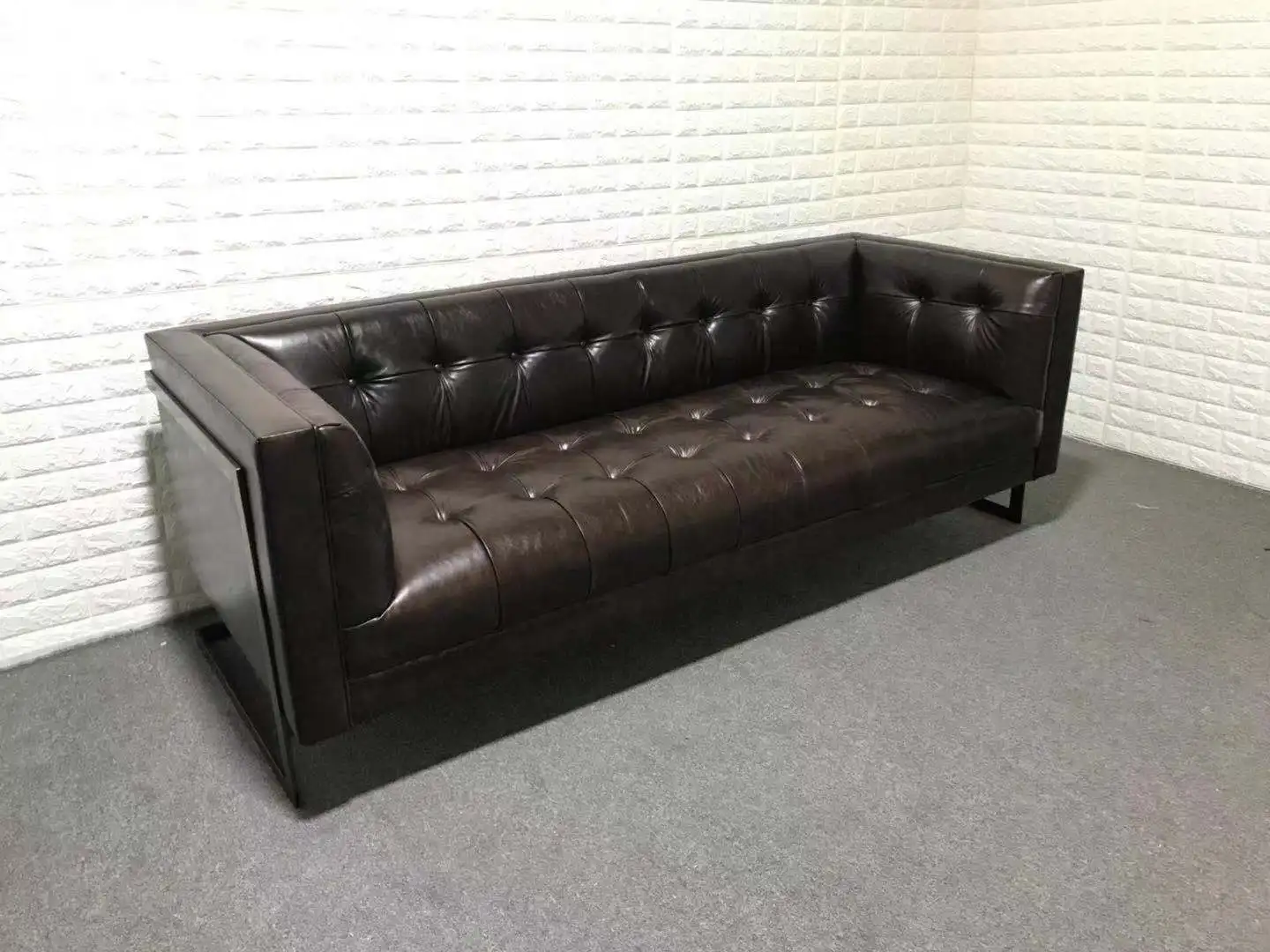 Concise Style Industrial Retro Copper Frame Grey Velvet Tufted Sofa