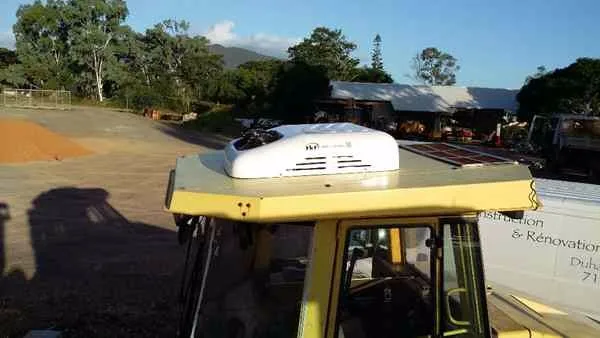 Very Small Dc 12v 12 Volt Roof Top Mounted Tractor Portable Air ...