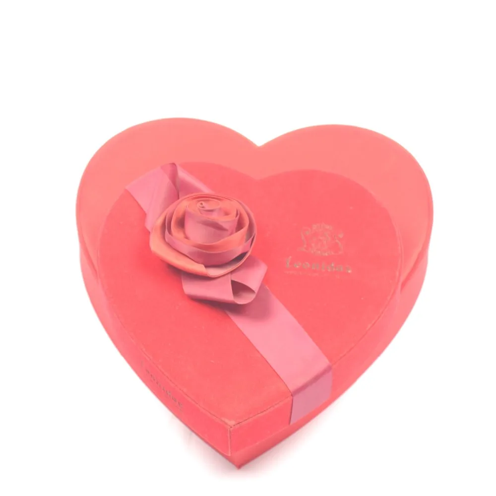 Size 29*31*6cm Big Heart Shape Packaging Box For Valentine's Day Gift ...