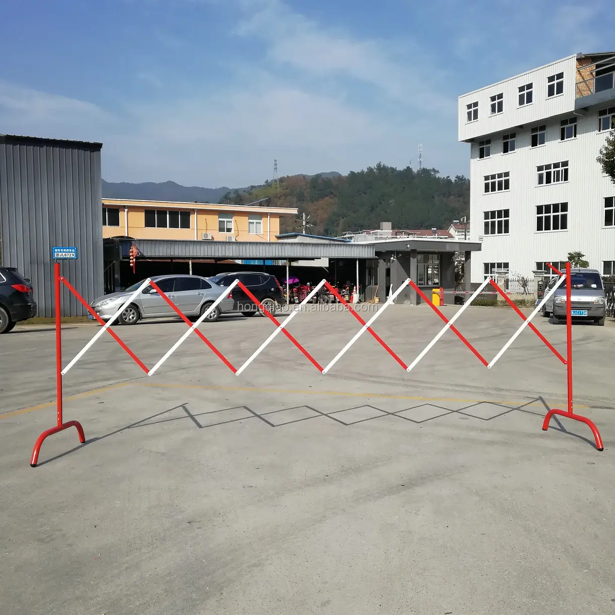 300cm Long Metal Traffic Barrier - Folding Safety Solution