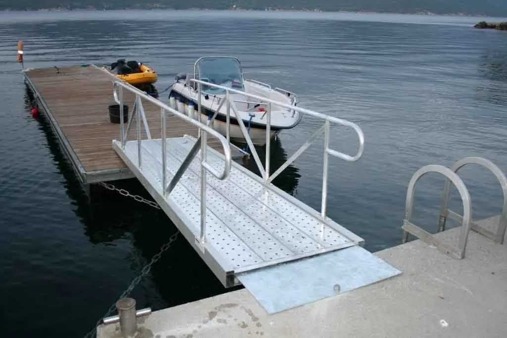 5.8m*1m Aluminum Ships Gangway With Rails - Buy Ships Gangways,Bridge ...
